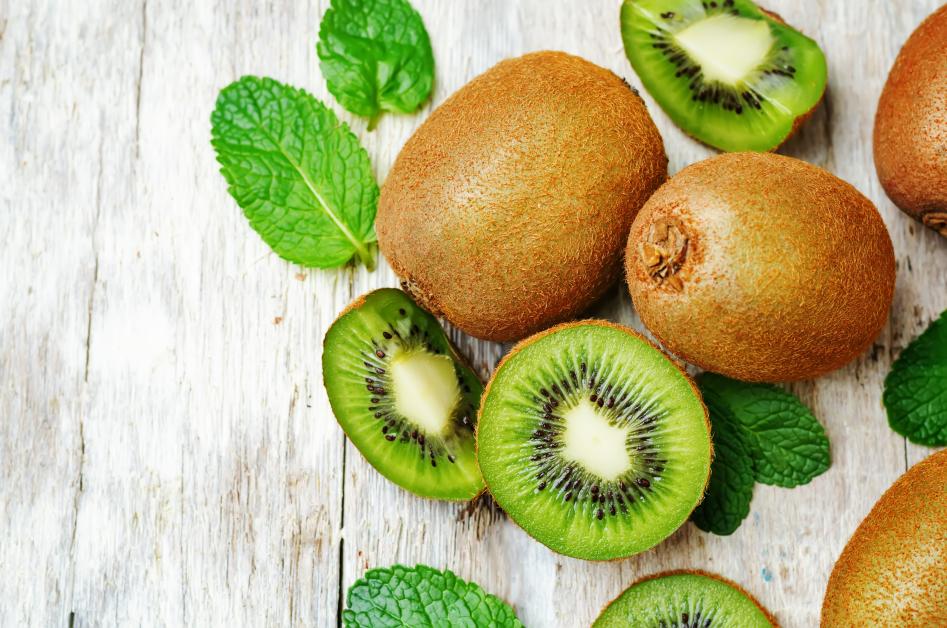 Kiwi i jego właściwości - jak wpływa na zdrowie? Kiwi i jego właściwości - jak wpływa na zdrowie?